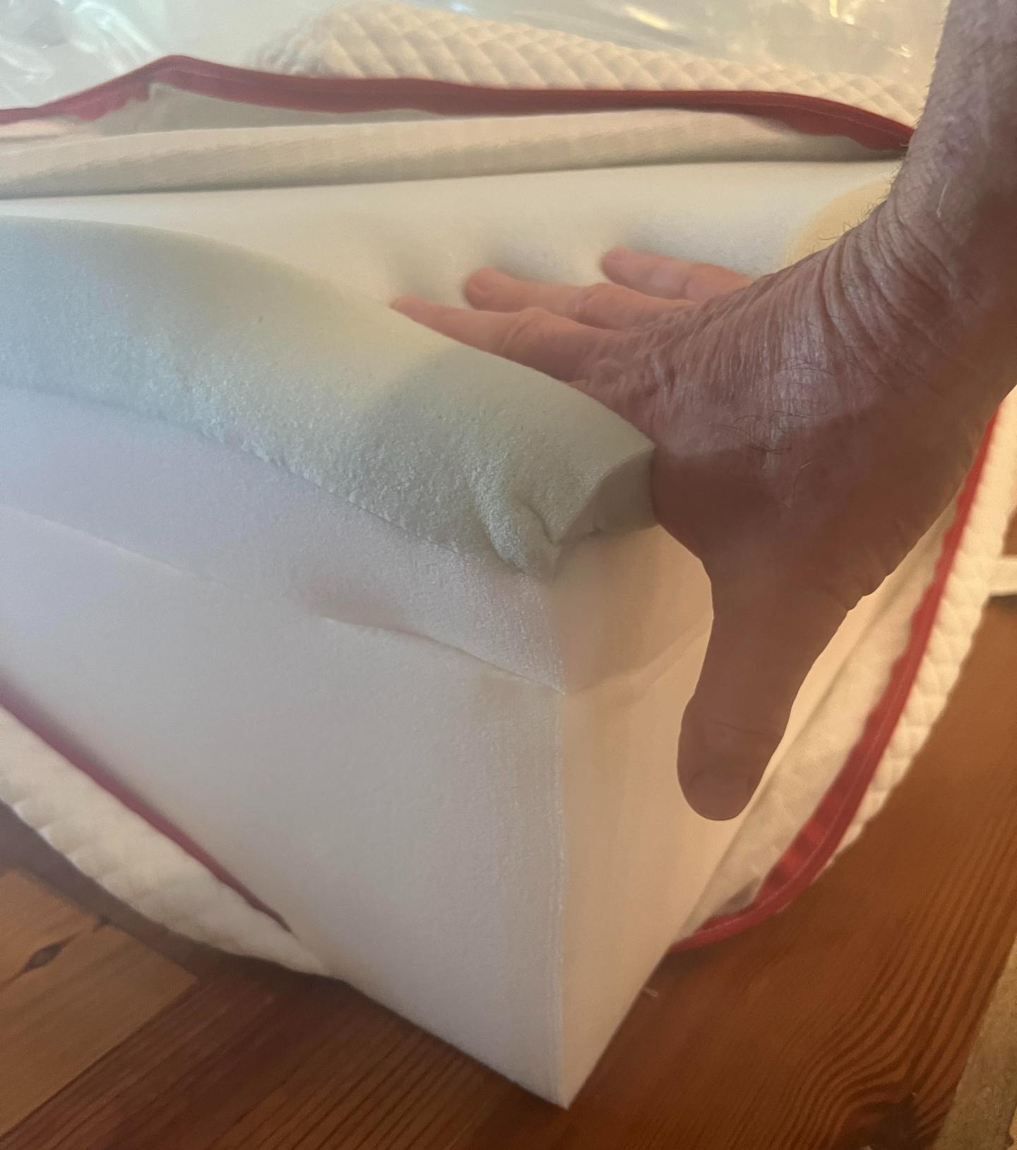 Douglas Alpine Mattress: Detailed 10 Point Review, Get Cool